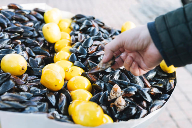 Health inspectors douse unsafe street food with bleach