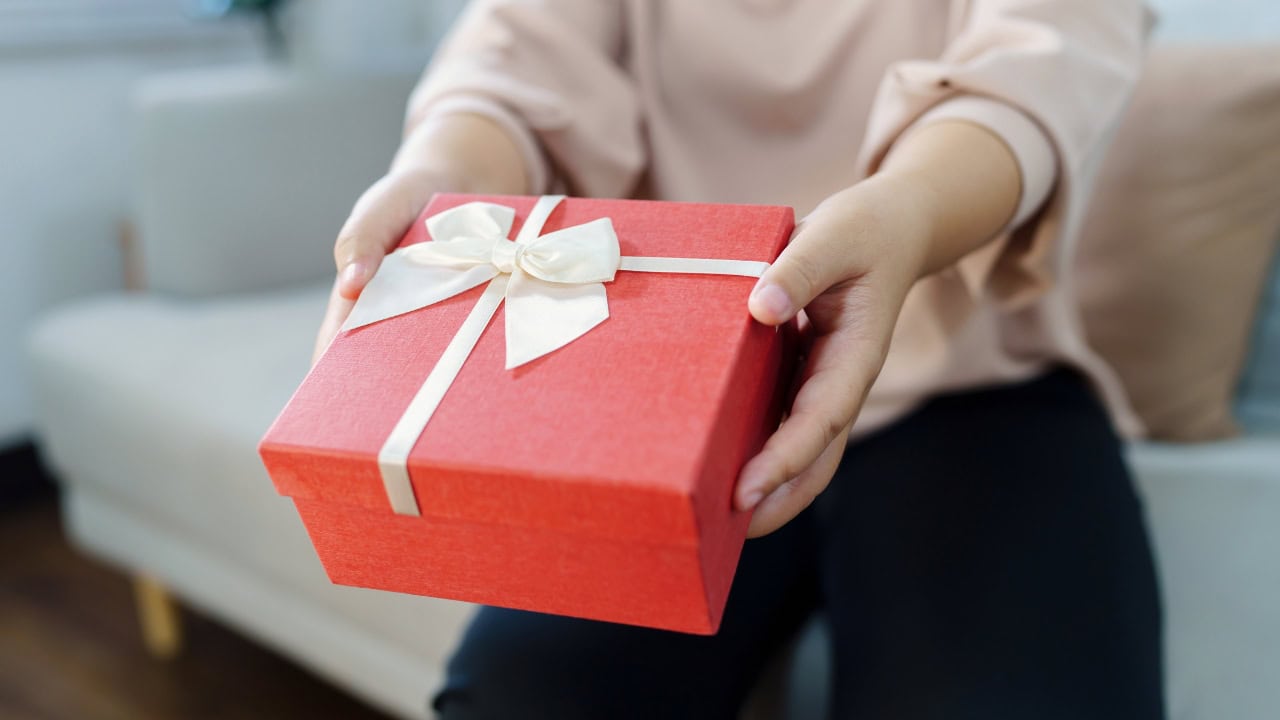“Used” gifts are becoming more normal—but you still have to do it right