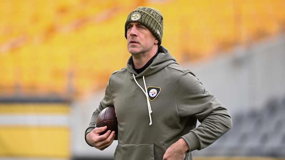 NFL Insider Shares Aaron Rodgers Practice Update Amid Wrist Injury