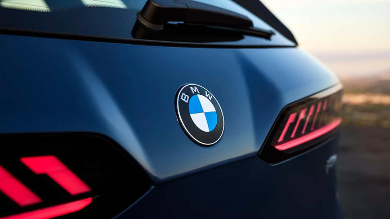 BMW has a new logo—and soon every model will wear it