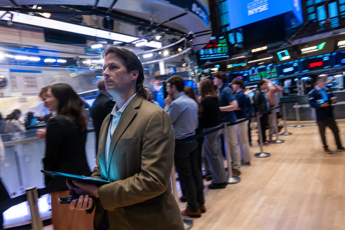 Stock Market Today: Nasdaq, S&P 500 Tip to Upside As Investors Await ...