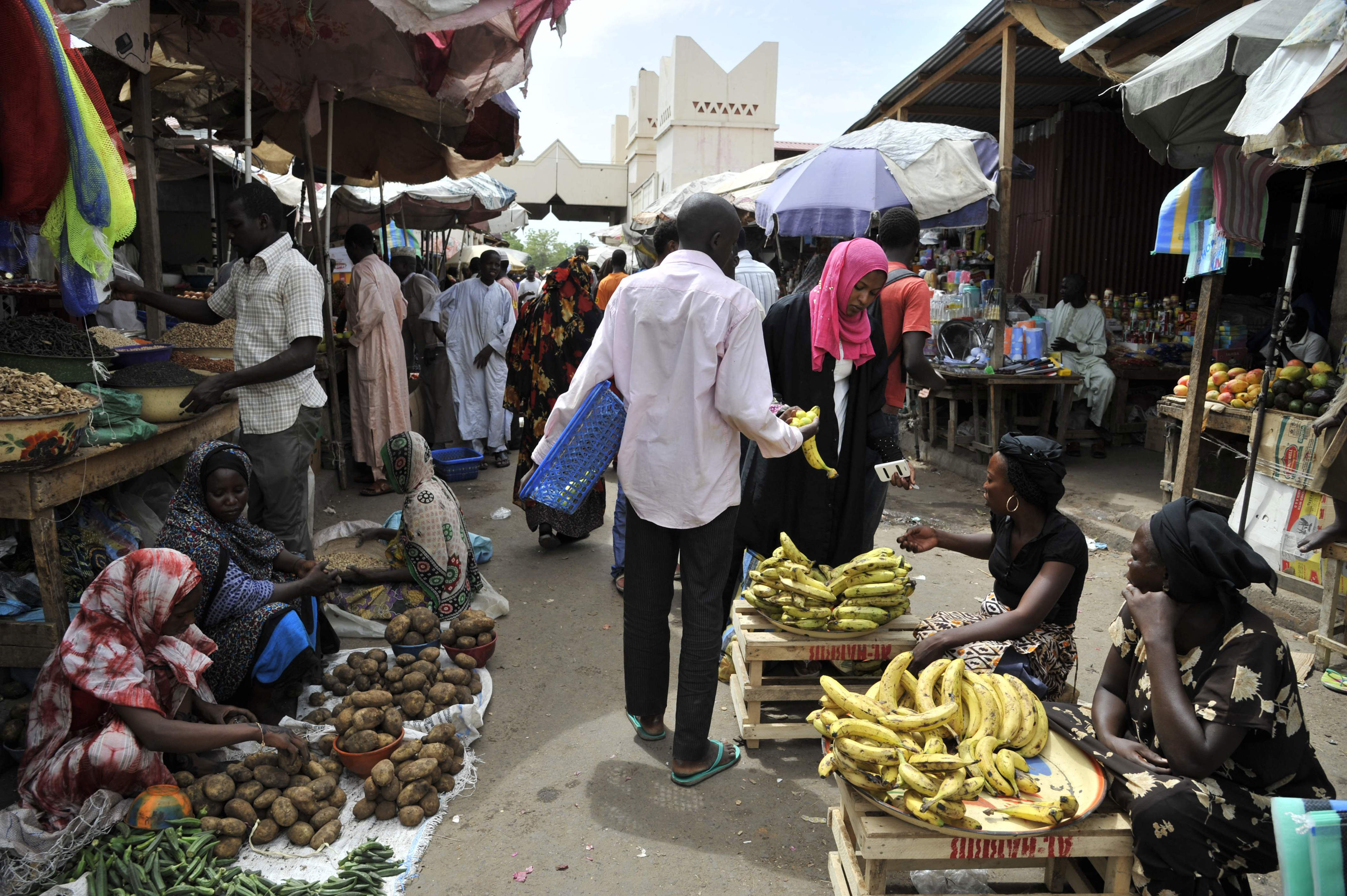 La UE cuestiona la efectividad de 11.000 millones de euros destinados a ...