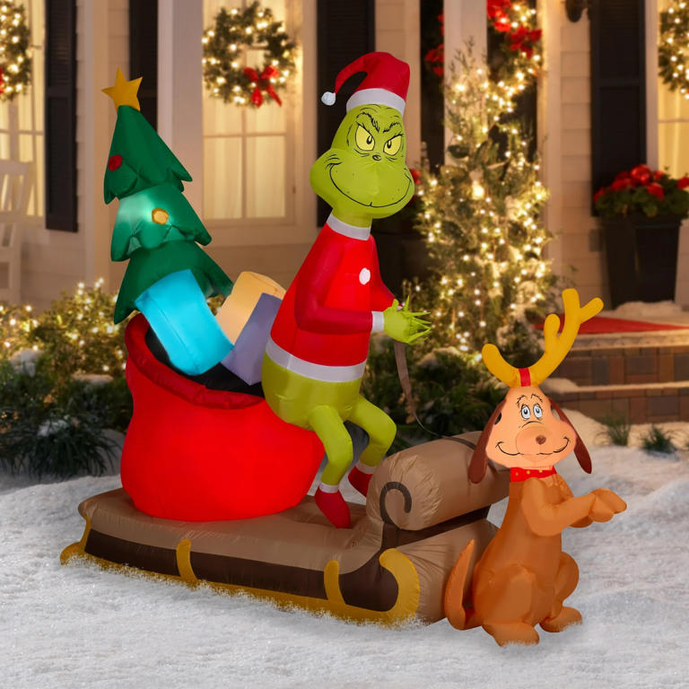 The Top Outdoor Christmas Inflatables to Decorate Your Yard This ...