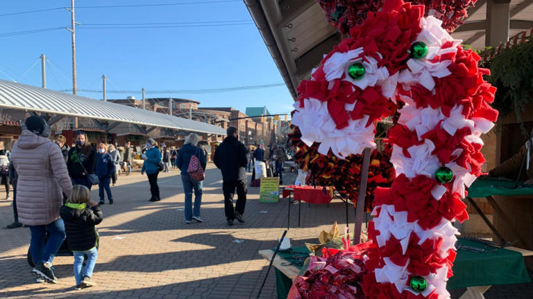Holland holiday market hosts free events, live music