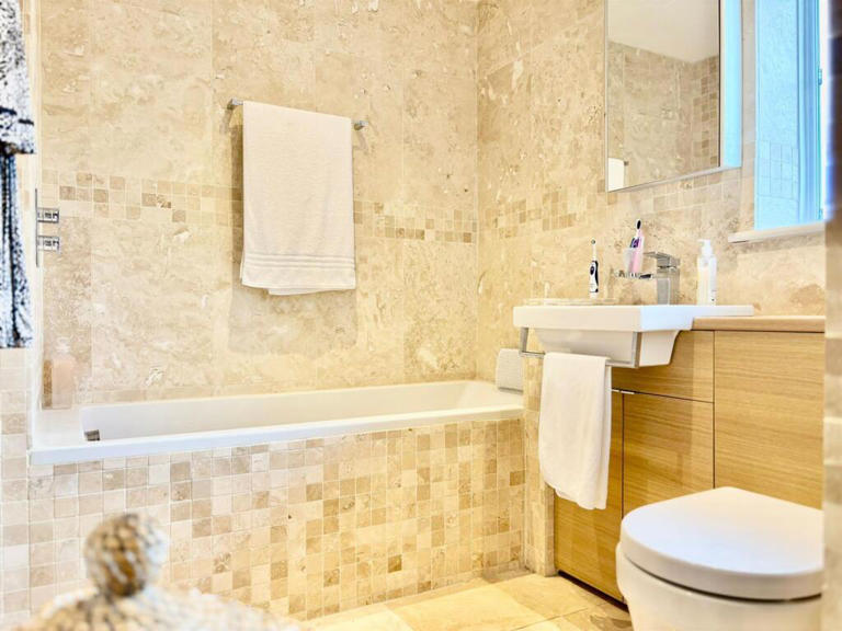 I tour this spacious 4‑bed detached Preston home with garden bar ...