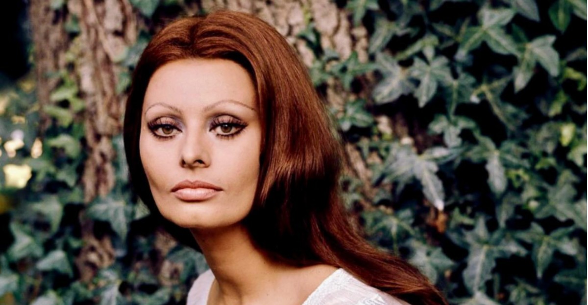 20 Throwback Photos of Iconic Women Who Defined 1970s Beauty
