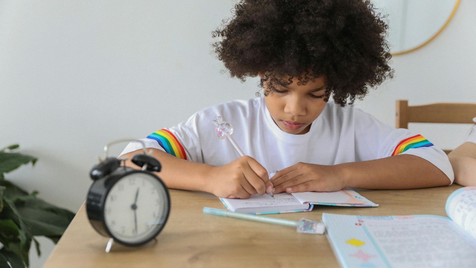 Our Digital Era: Studies Show Kids Can No Longer Read Analog Clocks ...