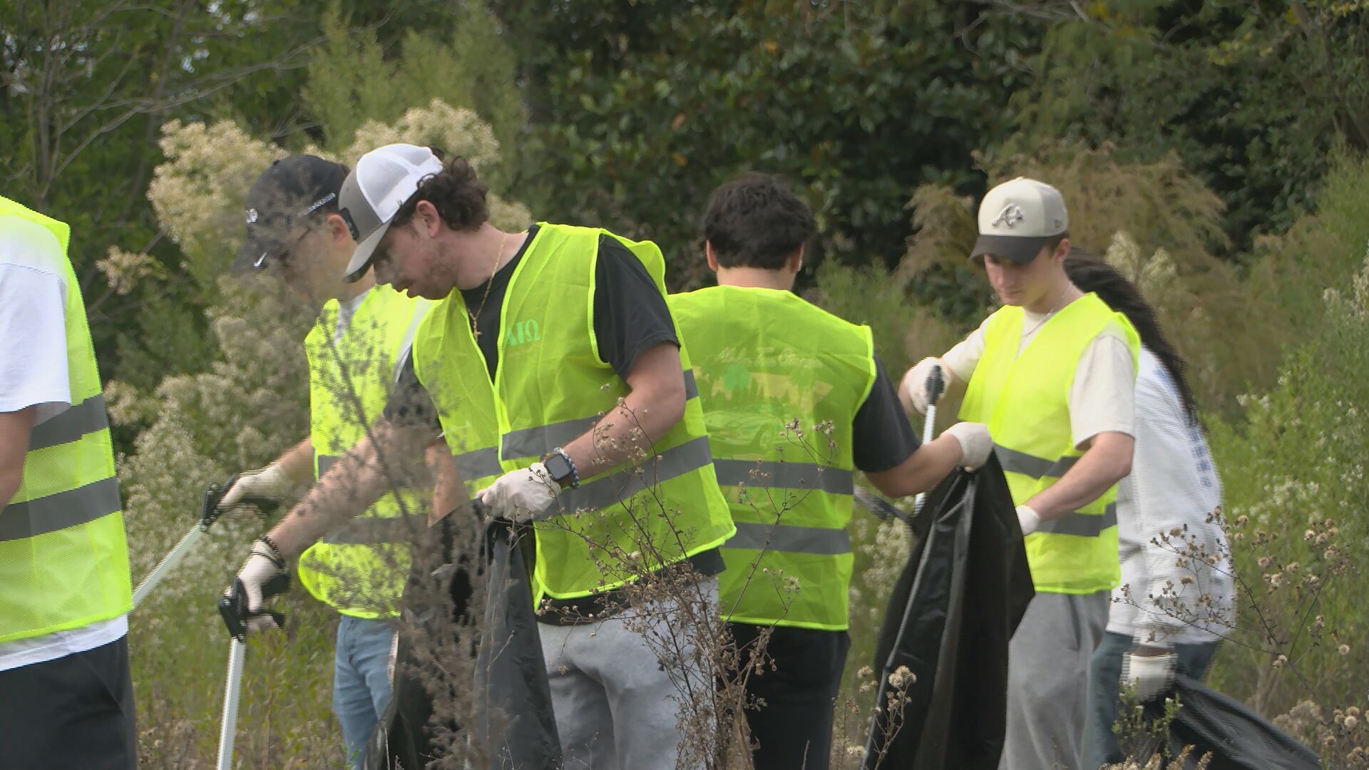UT Athletics teams up with Keep Knoxville Beautiful for ‘No Trash November’