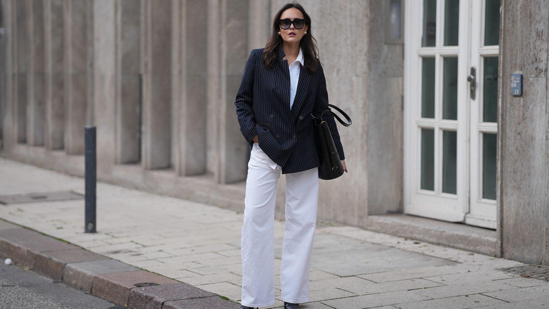 5 trucos de estilista con los que elevarás tu look en solo 30 segundos