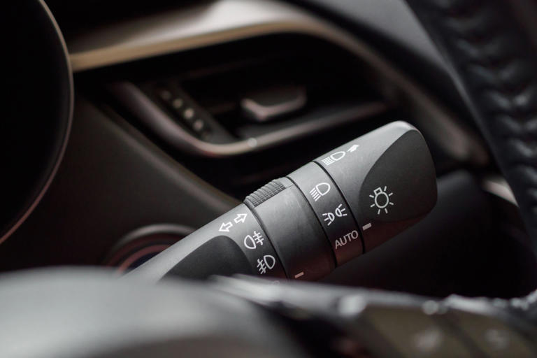 Do you know how to use your fog lights correctly? RAC issues £1,000 warning