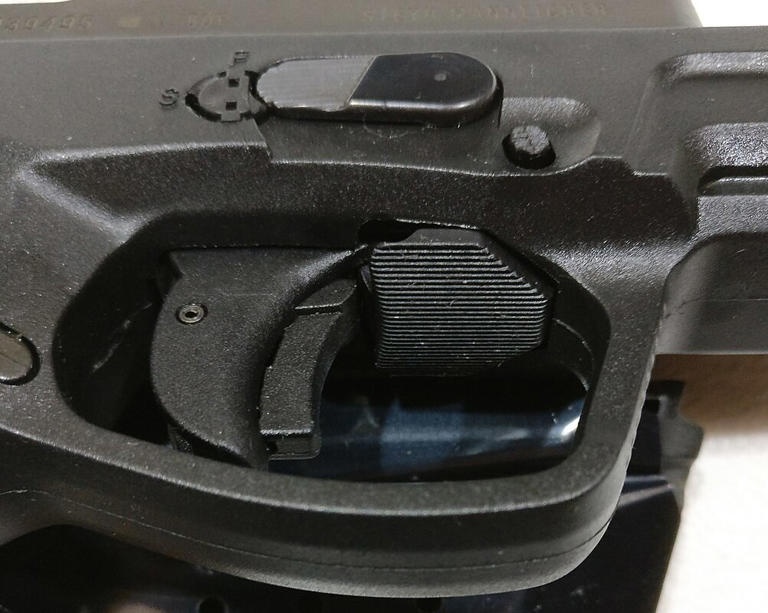 Do Defensive Carry Guns Really Need a Manual Safety?