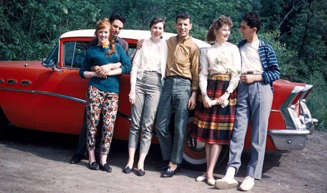 18 Vintage Photos of Everyday Style Icons Caught in Real Life