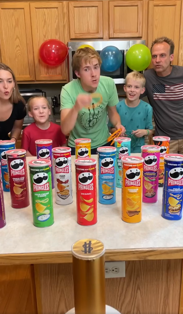 Ring Toss Party Game with Pringles Cans – Win the Golden Prize
