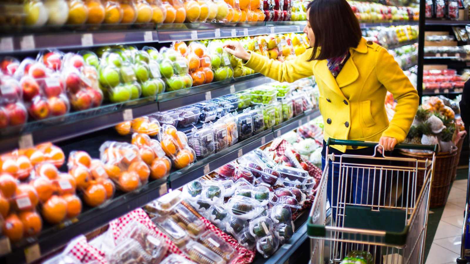 10 grocery store behaviors that drive Boomers crazy