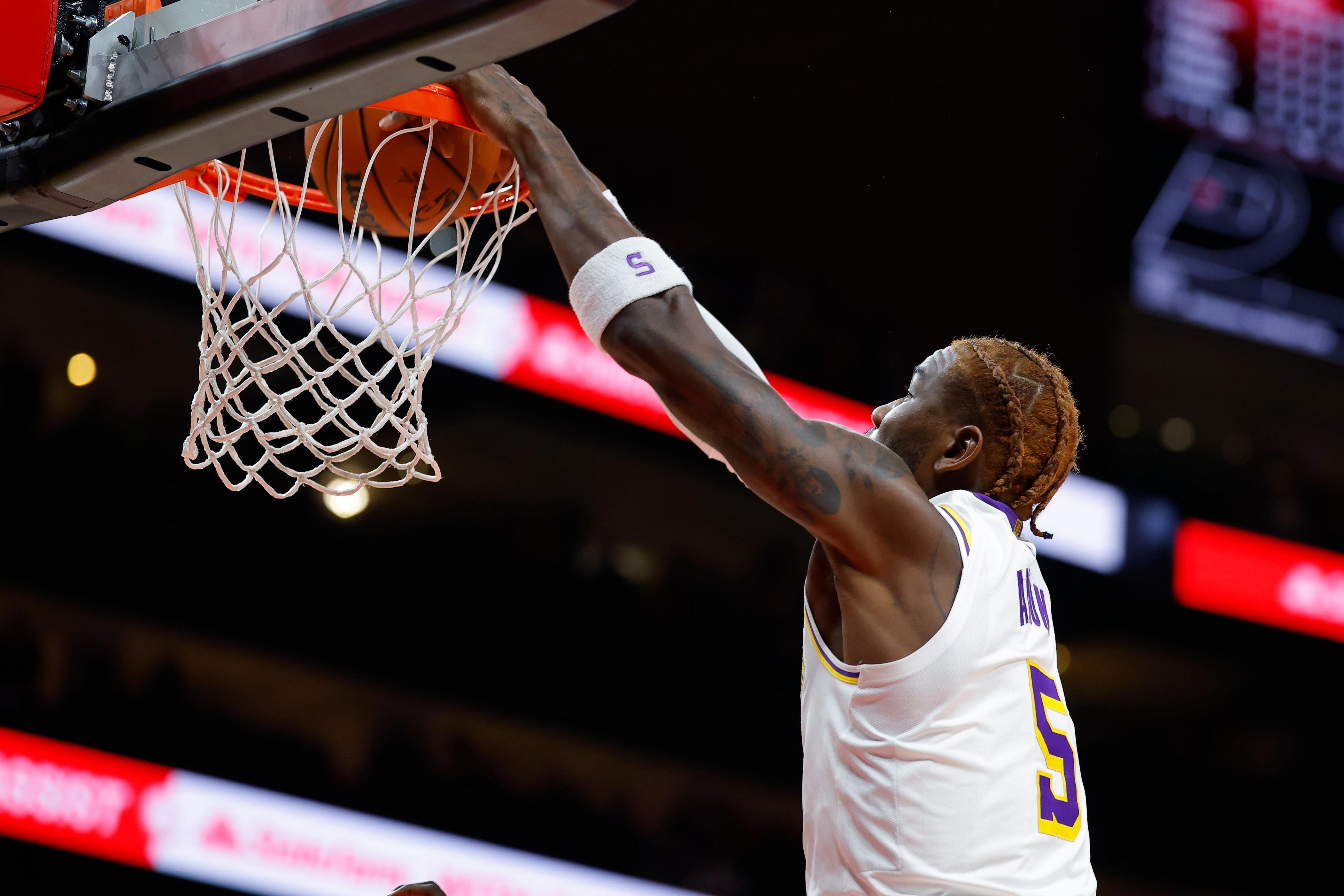 Lakers star recalls his awe-struck LeBron moment from 8th grade