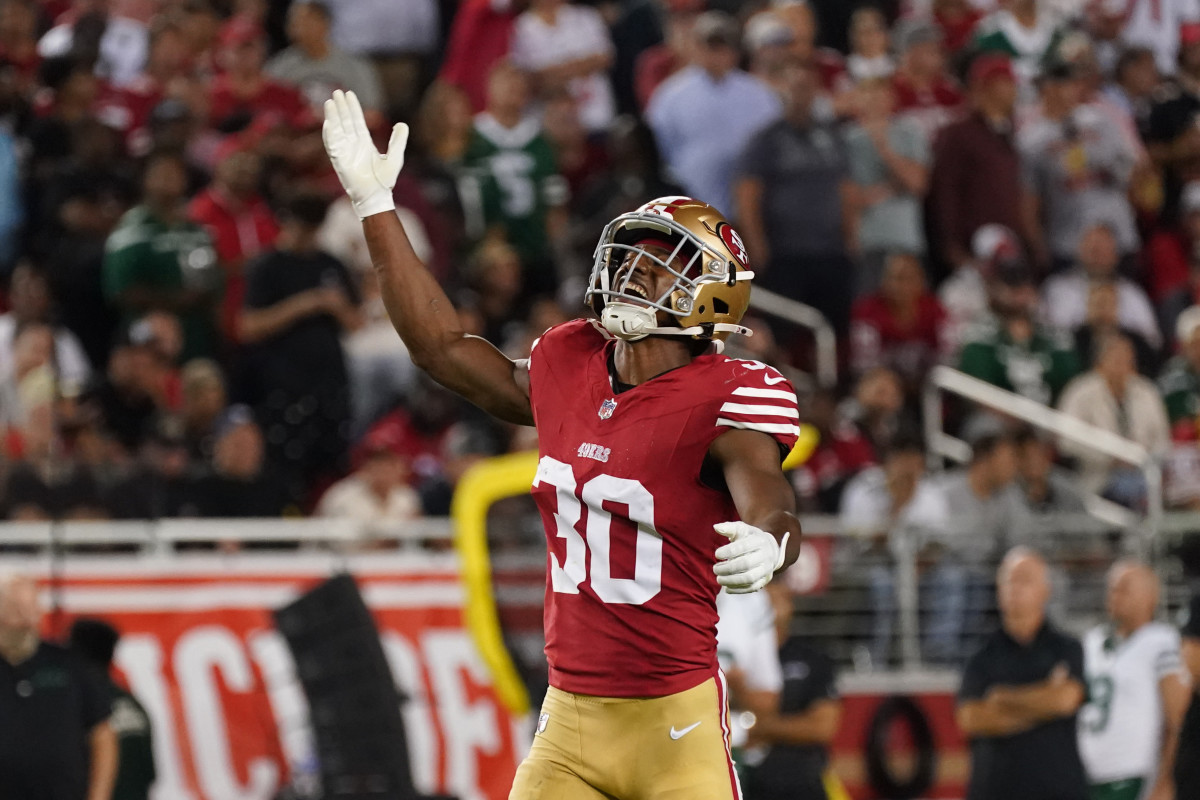 Colts reunite with a former fan favorite player and sign an athletic ...