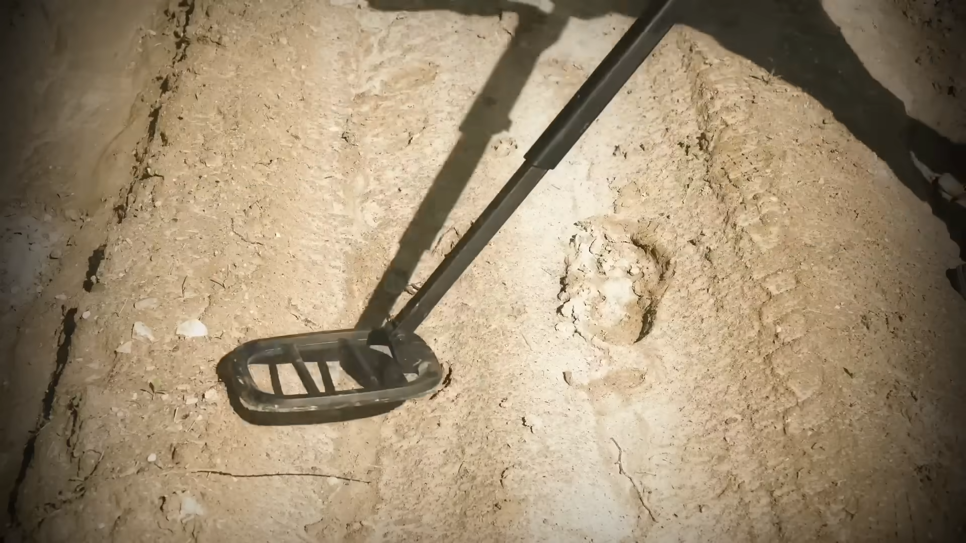 Why UFOs Might Be Searching for the Ark of the Covenant