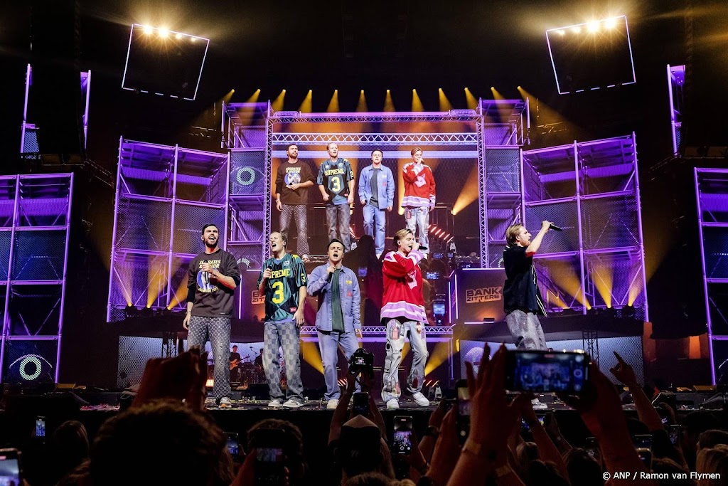 Bankzitters aangekomen in Japan voor aftrap wereldtournee