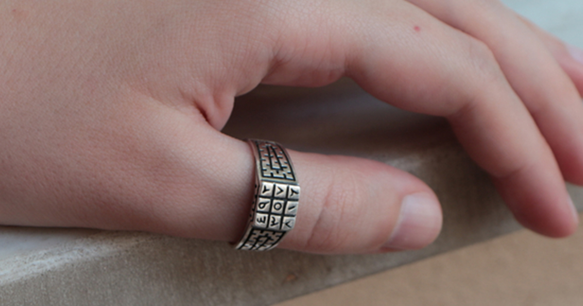 The hidden meaning behind thumb rings