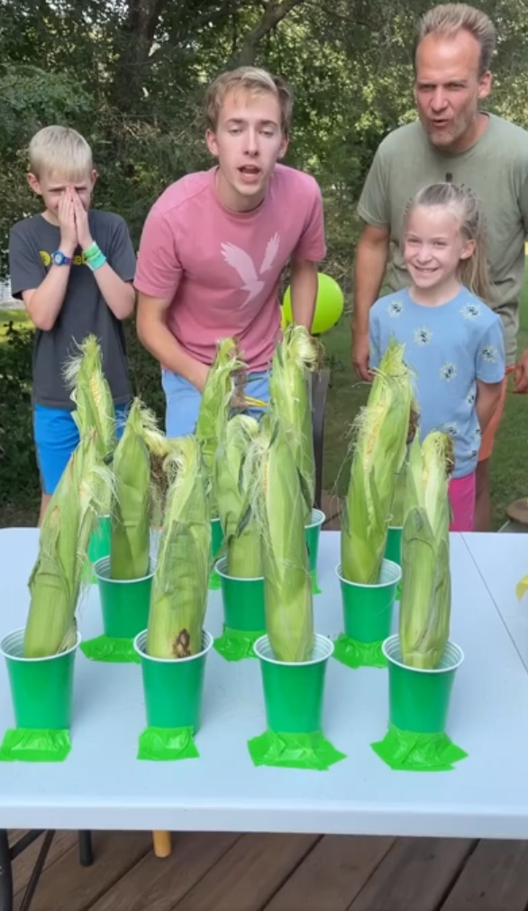 Corn Cob Ring Toss Challenge – Fun Carnival Game for Everyone