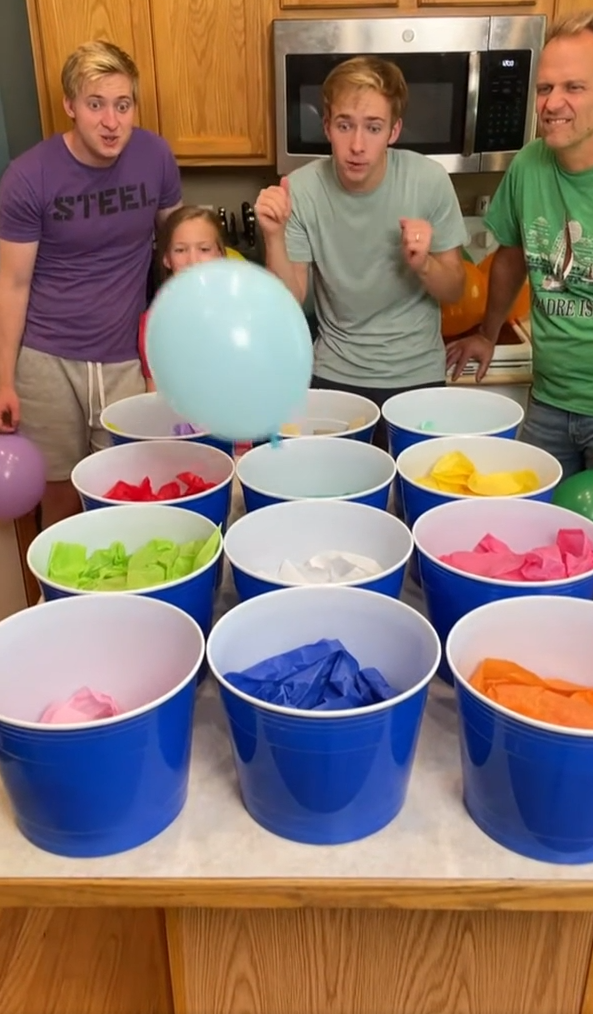 Crazy Floating Balloon Family Game – Endless Hilarious Fun
