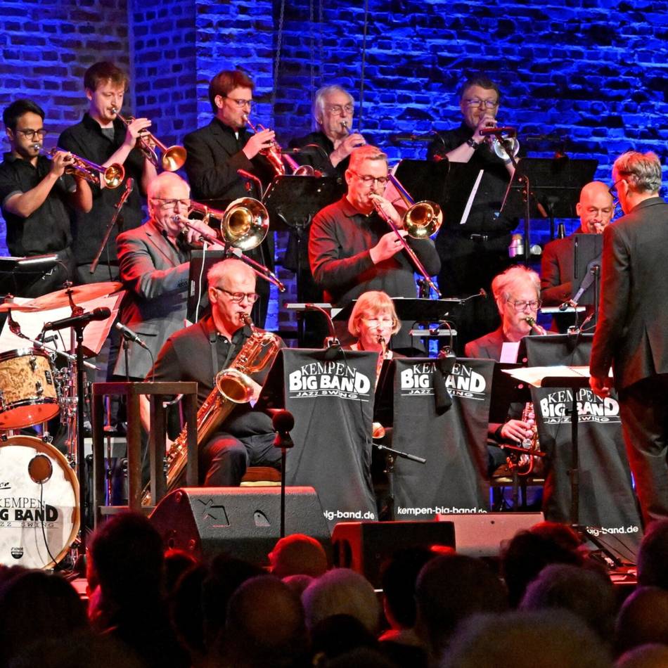Weihnachtskonzert mit der Kempen Big Band in der Friedenskirche
