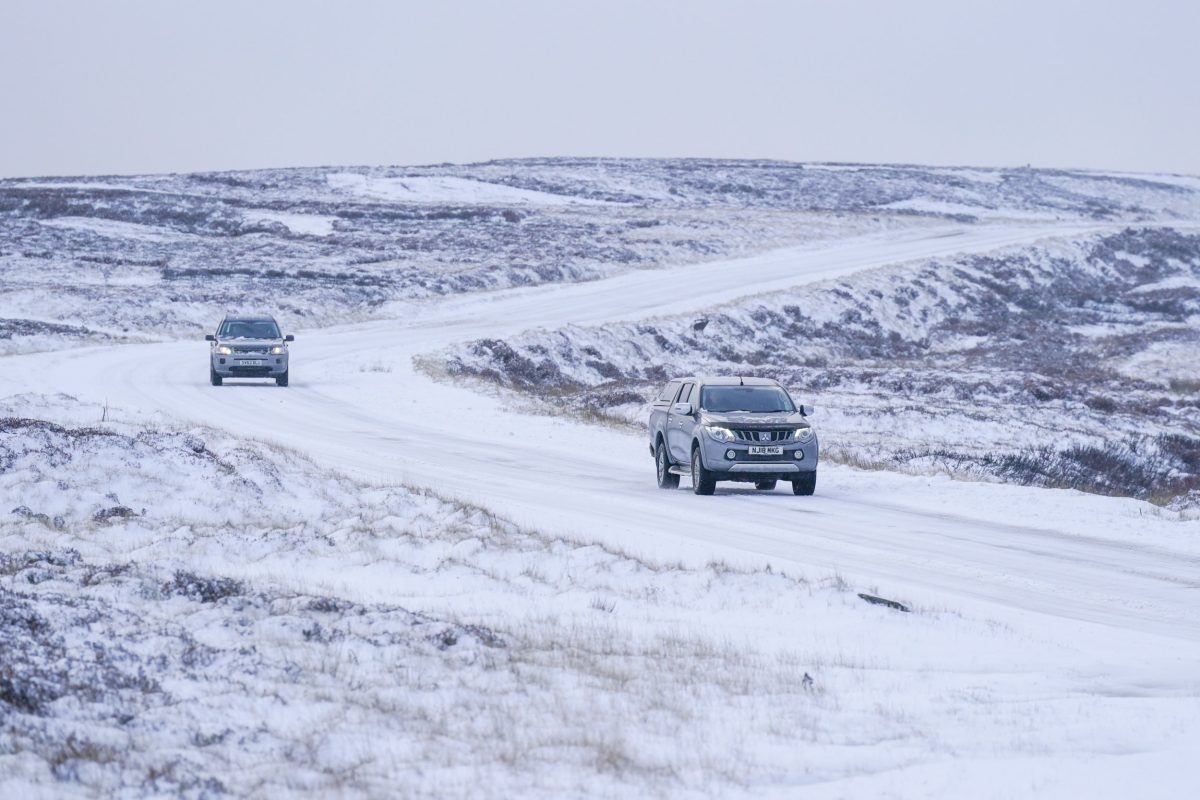 First snow hits the south of England as amber blizzard warning issued