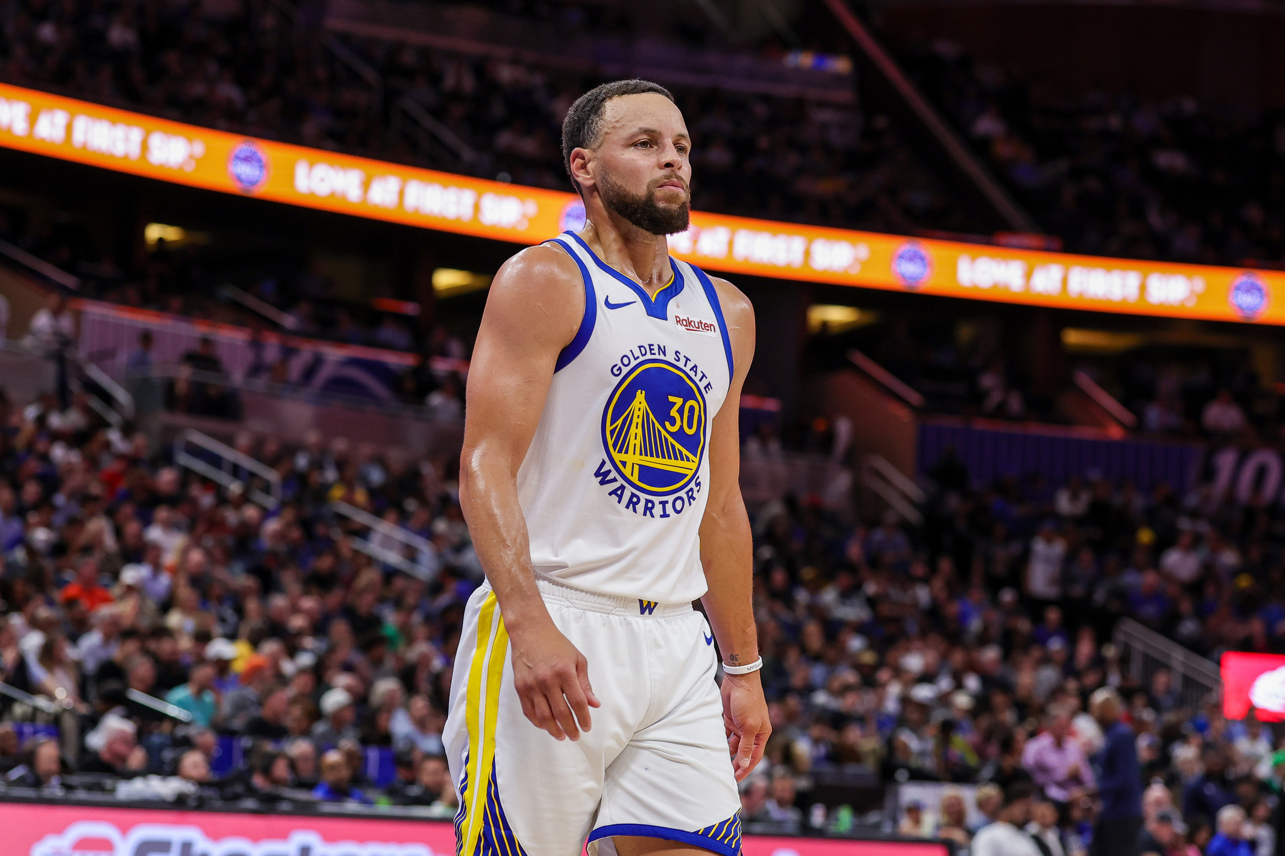 Stephen Curry's latest injury concern is tough news for Warriors