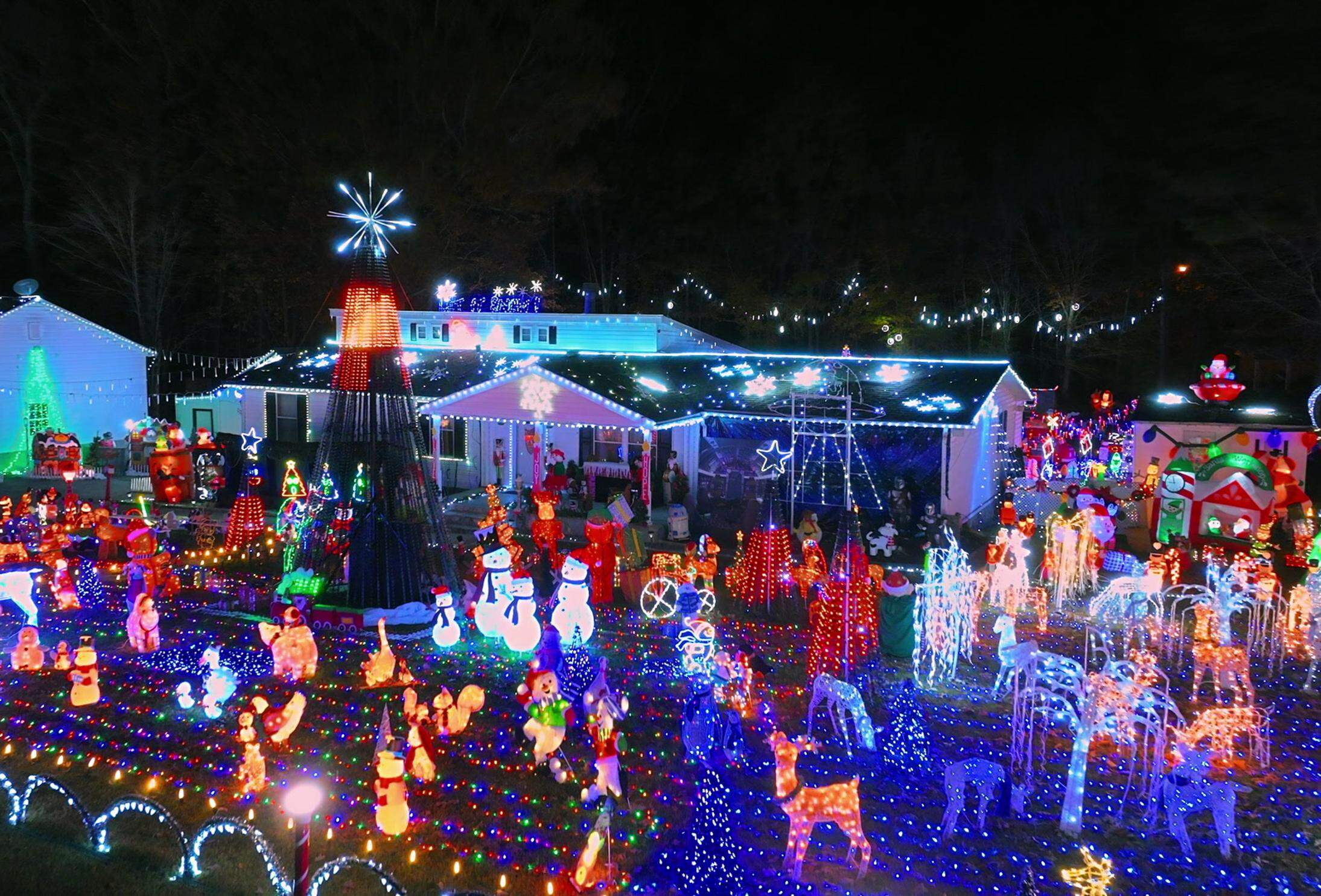 Who has the best & brightest holiday lights display in the Triangle ...