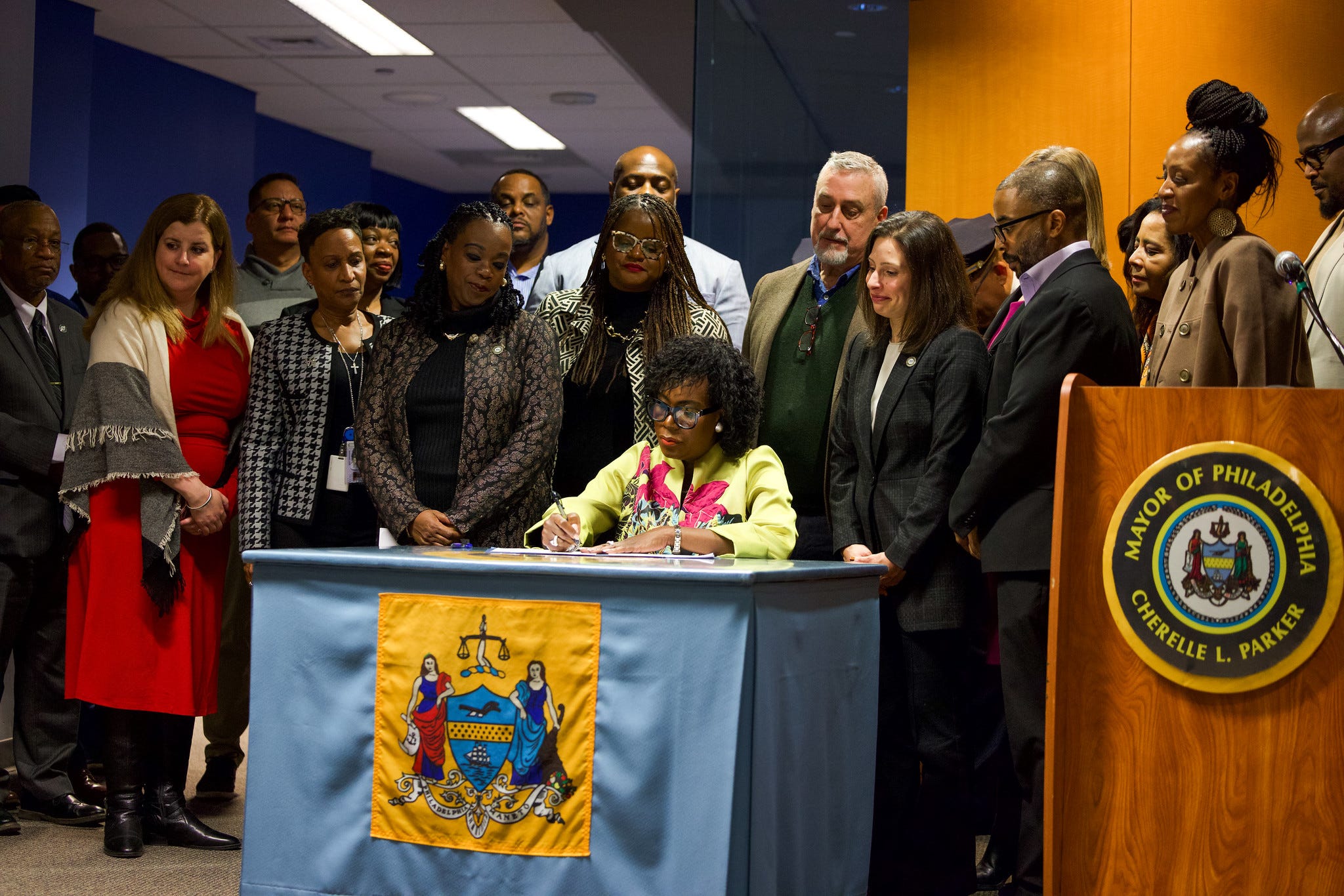Executive order replaces city contract preferences for minority- and ...
