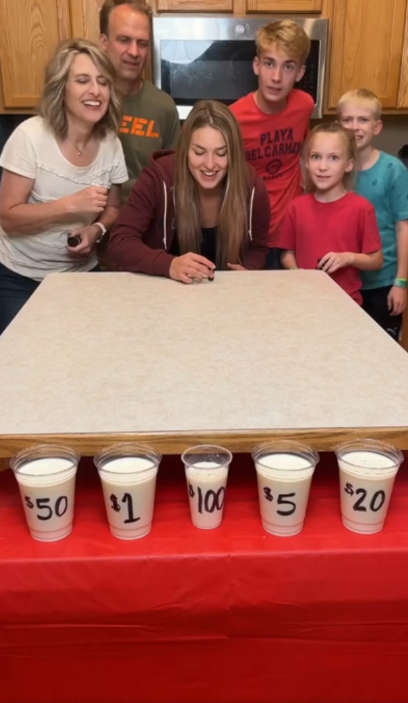 Roll the Oreo – Family Fun and Prizes