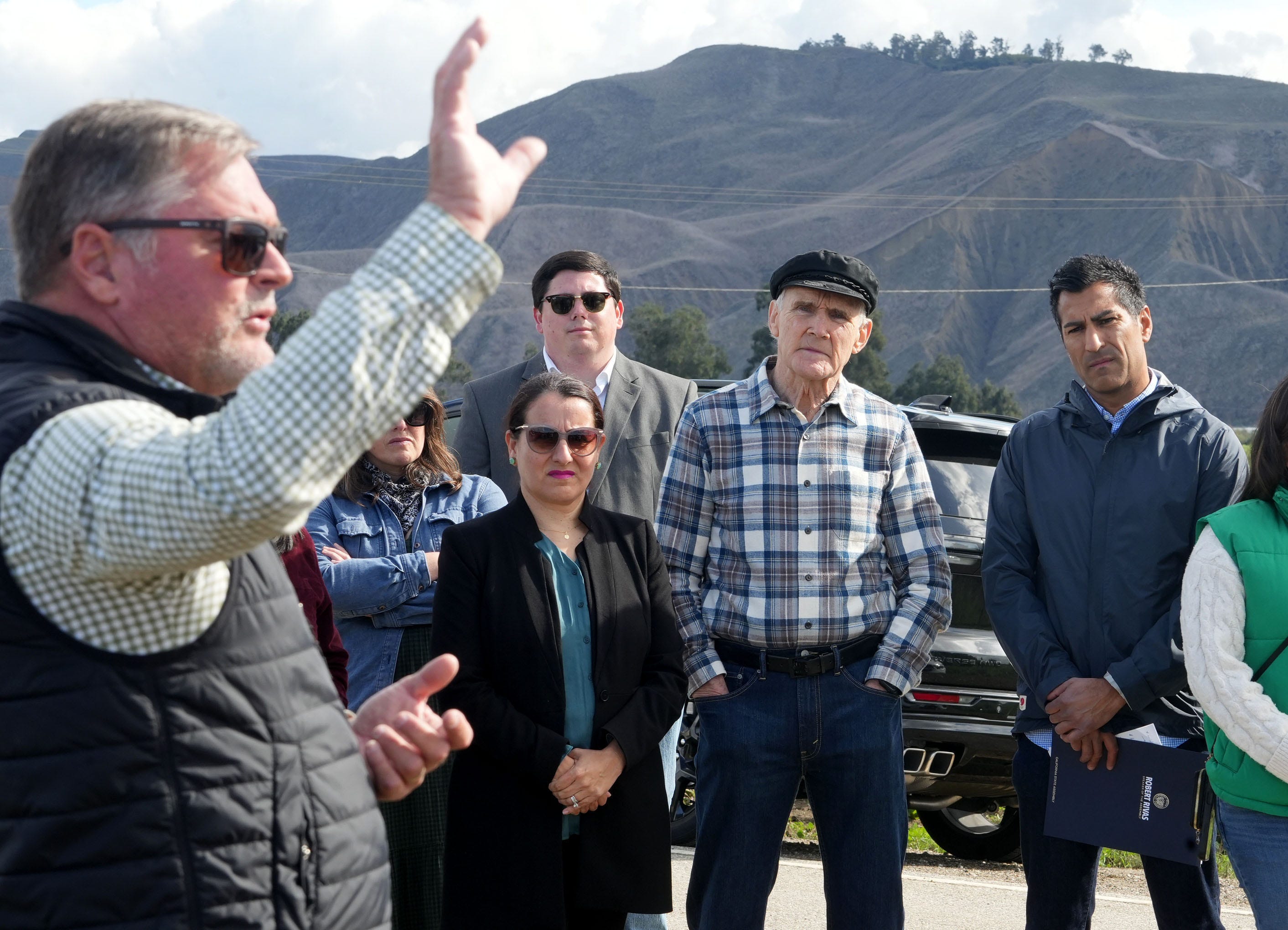 State lawmakers tour Ventura farm, discuss raids on agriculture industry
