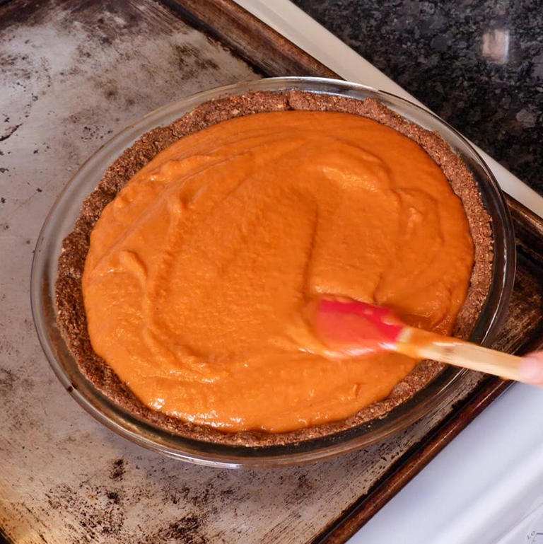This Vegan Pumpkin Pie Is So Good, Your Entire Family Will Be Fighting ...