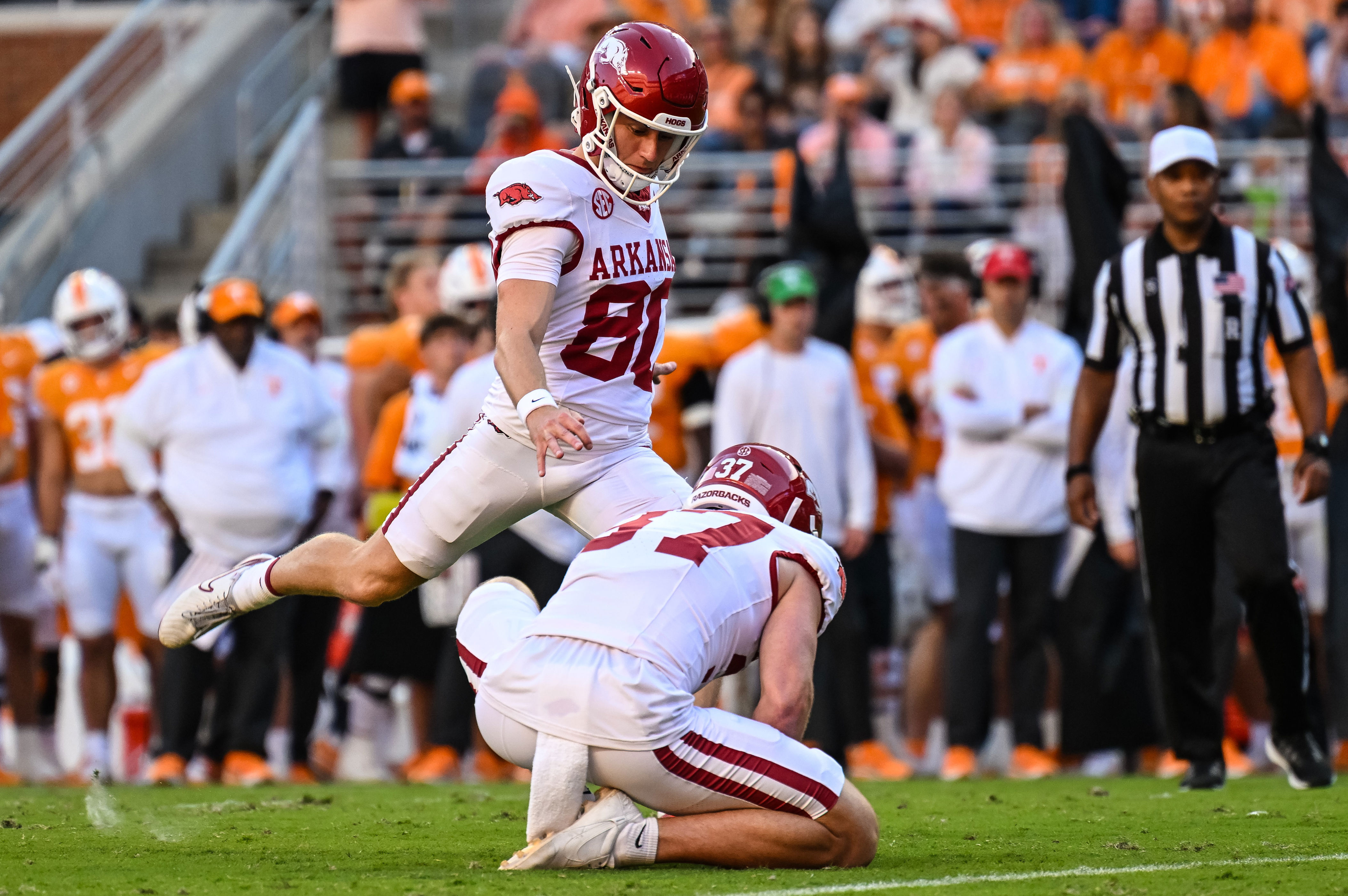 No. 17 Texas vs. Arkansas opponent preview: Capable Hogs looking to ...