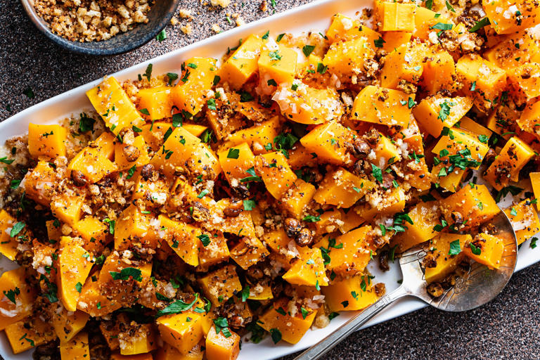 Our best Thanksgiving sides, including mashed potatoes and green beans