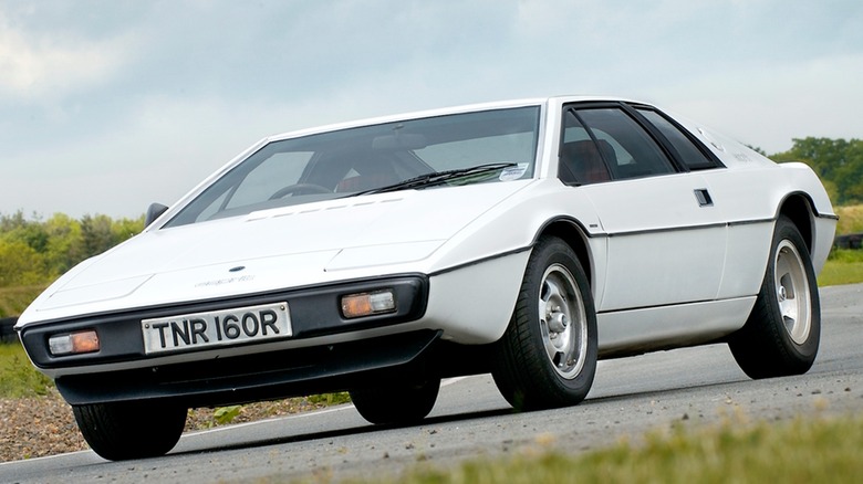 8 Things You Never Knew About James Bond's Iconic 1976 Lotus Esprit ...