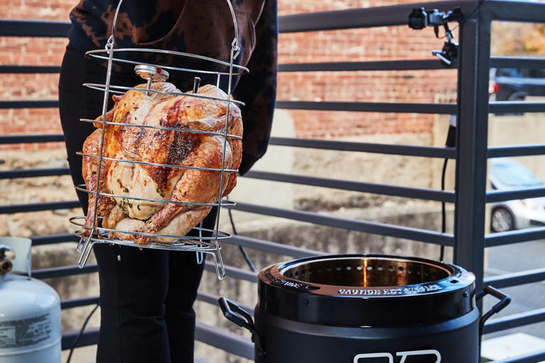 The Charbroil Big Easy Outdoor Air Fryer Is a Safer Alternative to Deep ...