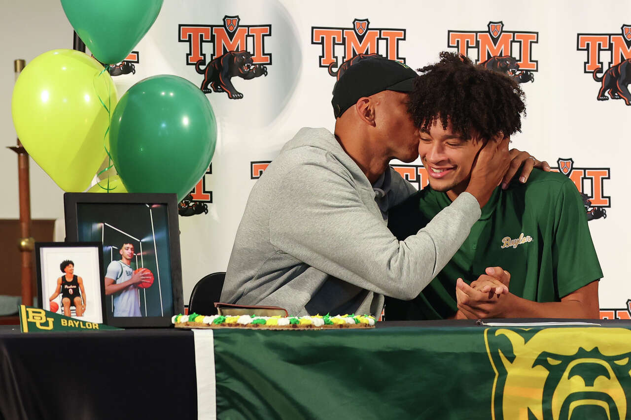 TMI's Elijah Williams officially signs with Baylor men's basketball