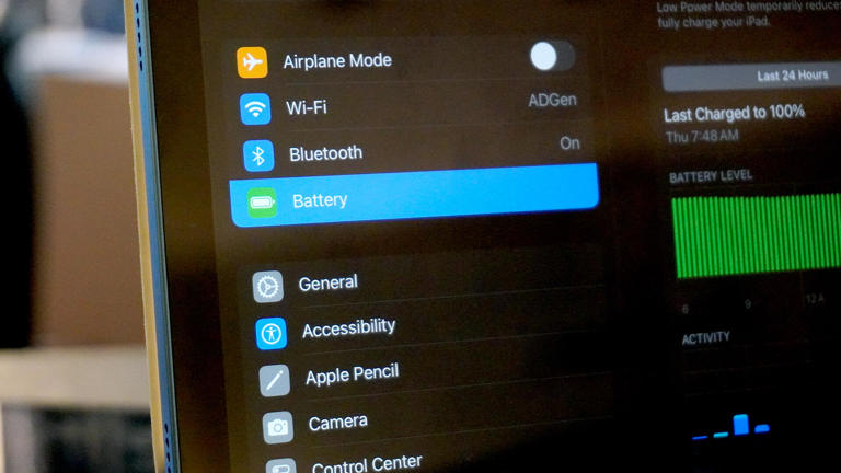 I changed 6 settings on my iPad to instantly improve the battery life ...