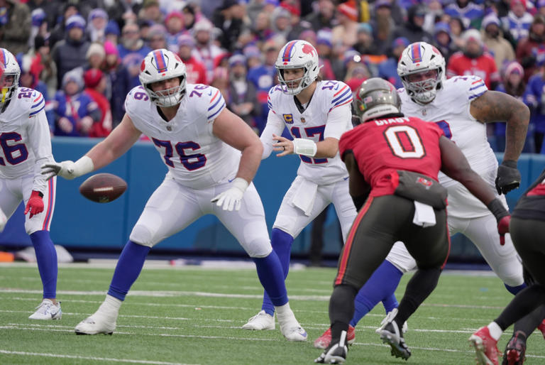 Pro Football Focus: 5 lowest-graded Bills players on offense vs ...