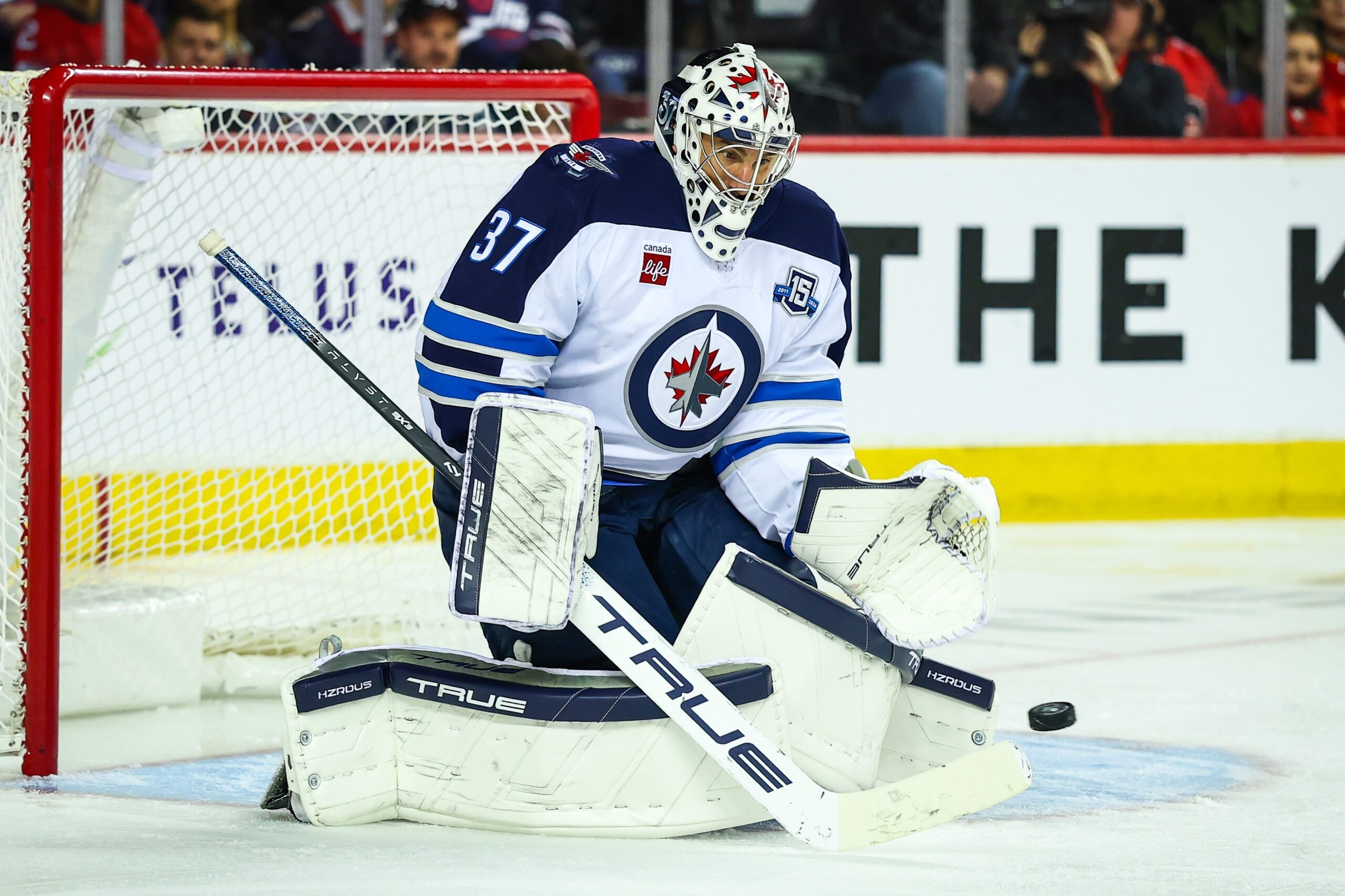 Jets’ struggles go beyond injury to Connor Hellebuyck