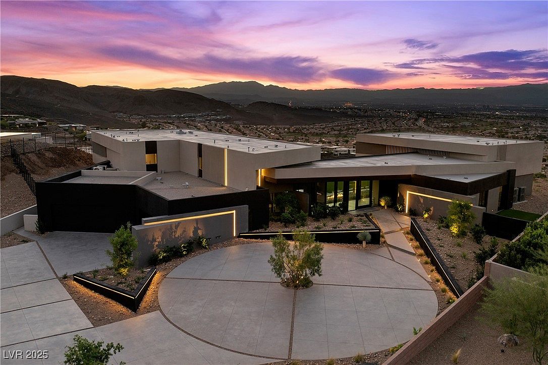 $15M Architectural Masterpiece in Nevada with Panoramic Views, Luxe Outdoor Living, & Future ...