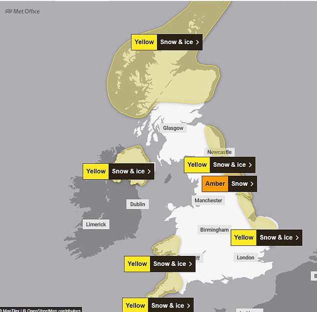 Hundreds of motorists are stranded as heavy snow falls in North ...