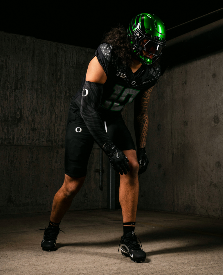 Oregon Ducks unveil uniforms for Week 13 vs. USC Trojans