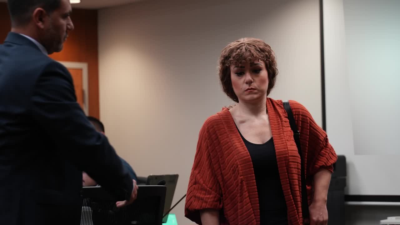 Mother of missing Vandenberg Village girl makes brief court appearance ...