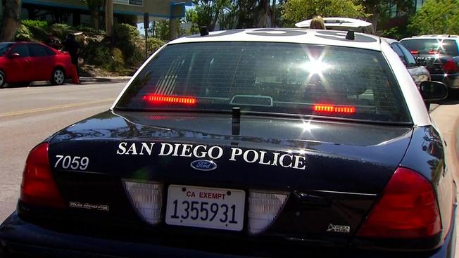 Dos hermanas dejaron morir a su madre en un sofá cama en University ...