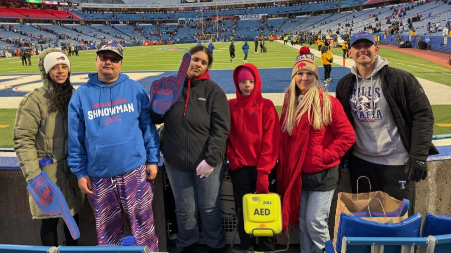 Local 12-year-old with heart condition gets AED, Bills game