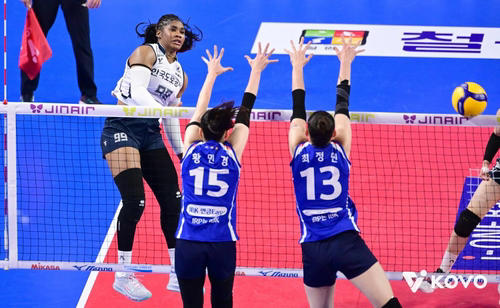 '삼각편대' 앞세운 여자배구 도로공사, IBK 꺾고 8연승 질주(종합)