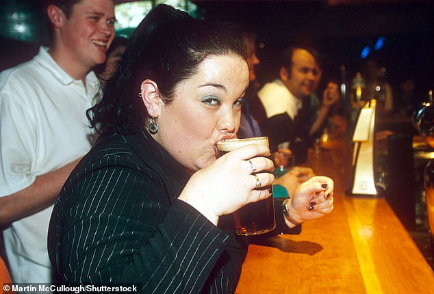 I'm A Celebrity's Lisa Riley downed THREE bottles of Malbec a night ...