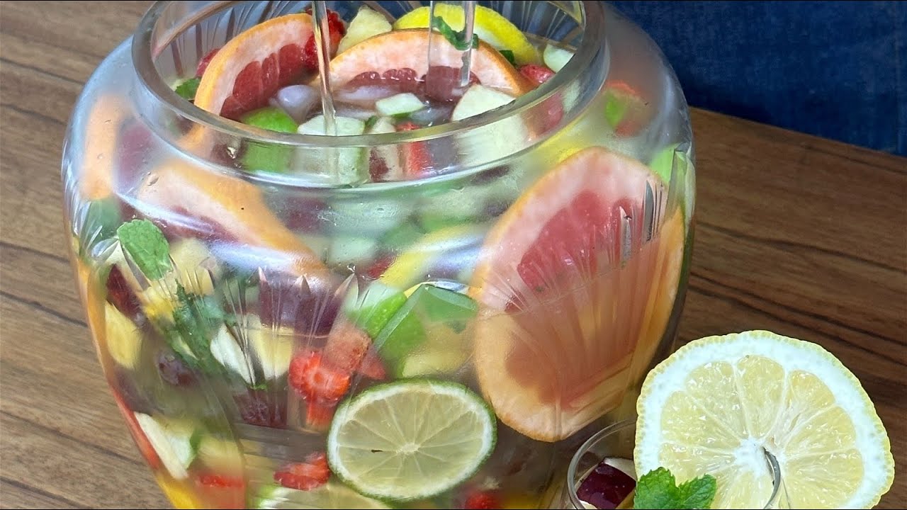 Ponche de frutas para festas: receita refrescante passo a passo